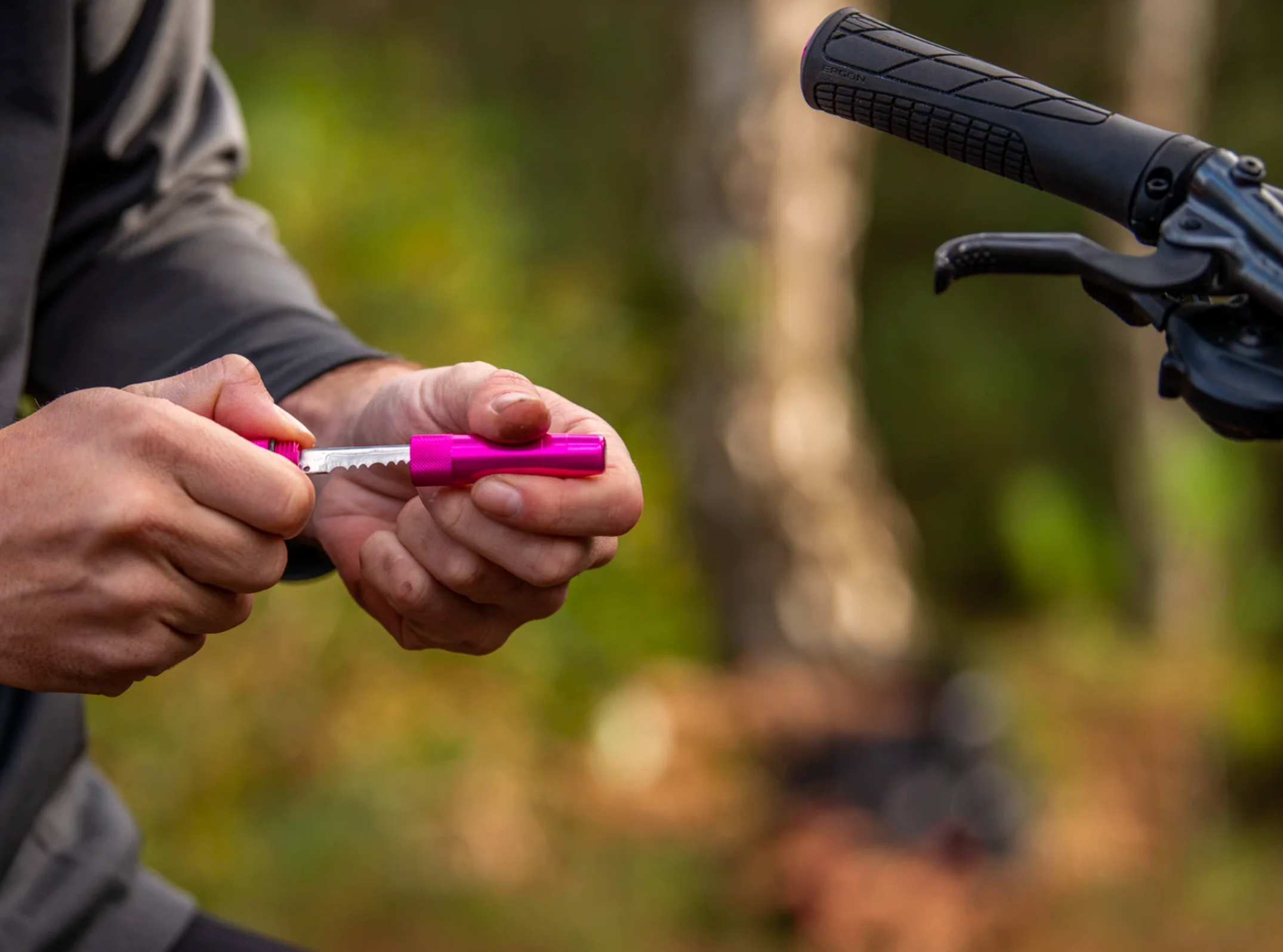 How to use our Stealth Tubeless Puncture Plug | Muc-Off EU